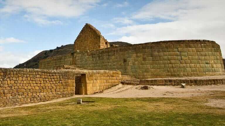 Discover the Mysteries of Ingapirca, Ecuador's Famous Ruins