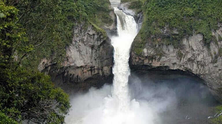 A Guide to the Best Ecuador Waterfalls and Swimming Holes