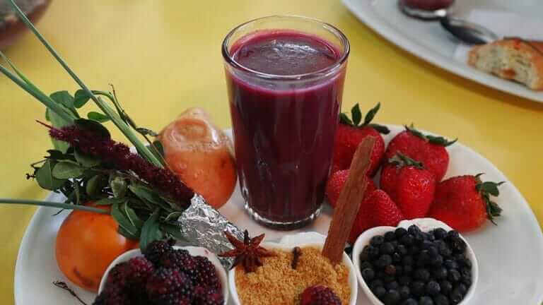 8 Traditional Ecuadorian Drinks For Visitors To Try