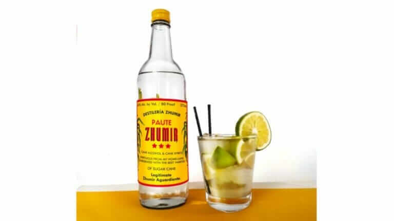 8 Traditional Ecuadorian Drinks For Visitors To Try